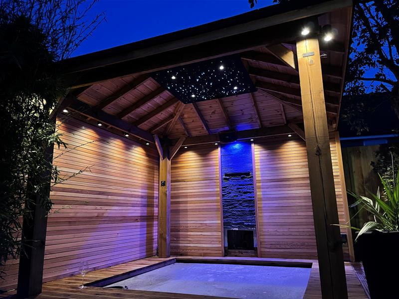Cedar Hot Tub - iWood Timber